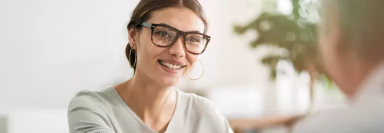 How To Answer Secretary Job Interview Questions with Example Answers how-to-answer-secretary-job-interview-questions-with-example-answers